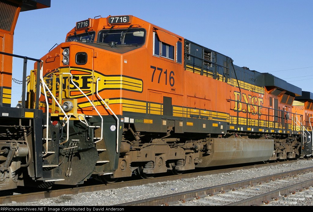 BNSF 7716